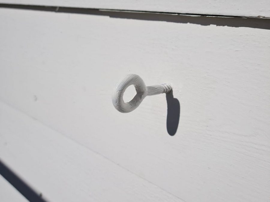 Skruehull i veggen fra stillas? Slik tetter du hull i kledningen - Jamax