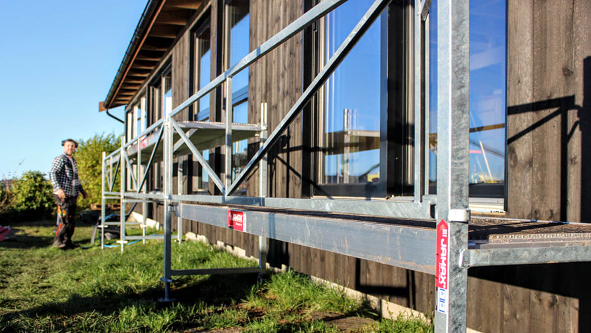 Snekker Ivarsen – med Jamax stillas på tilhengeren - Jamax